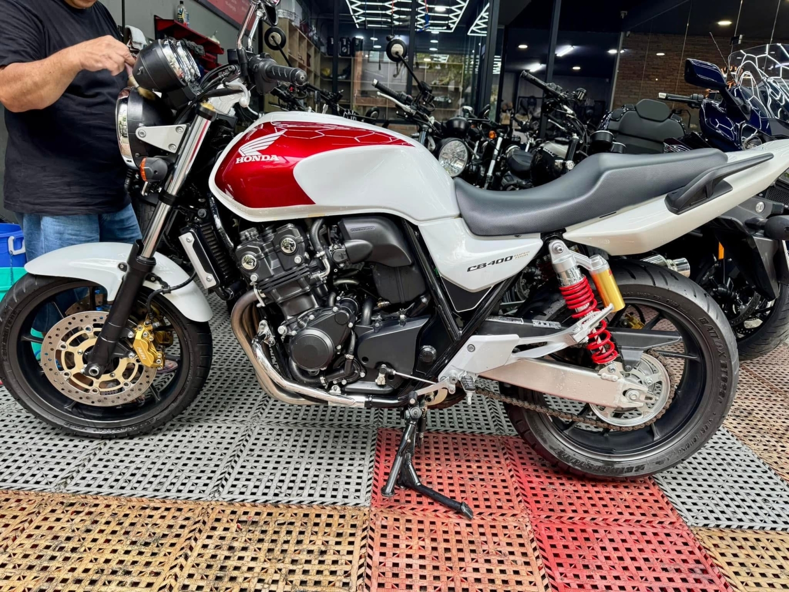 [T3/2025] Honda CB400SF 2017 BSSG & Harley Davidson Iron 883 2014 nhiề